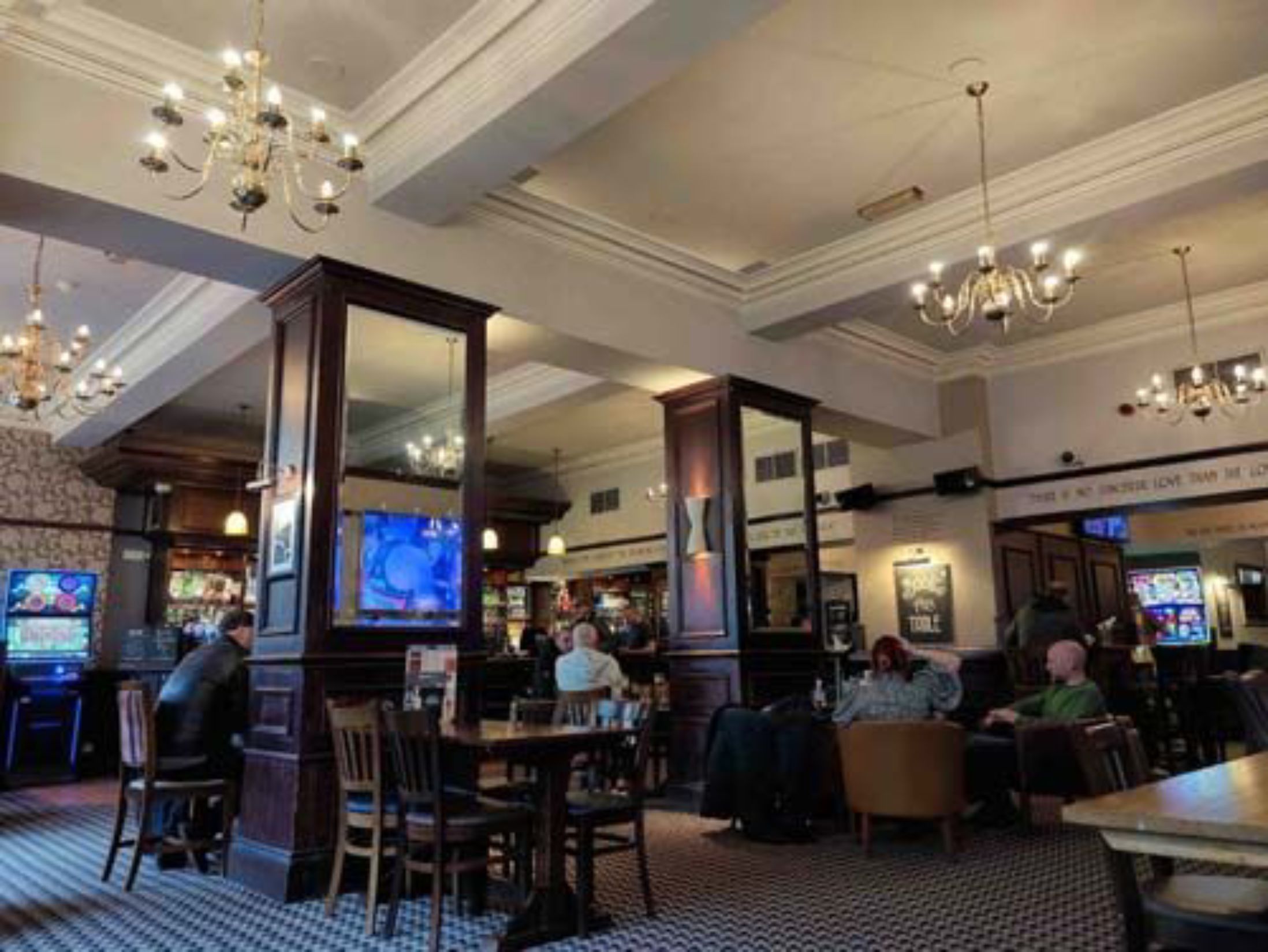 Best Sports Bars in Manchester | 10 Manchester Sports Bars